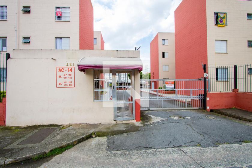 Condomínio em Rua Doutor Nelo Rosate, 104, Jardim Alvorada - Santo ...