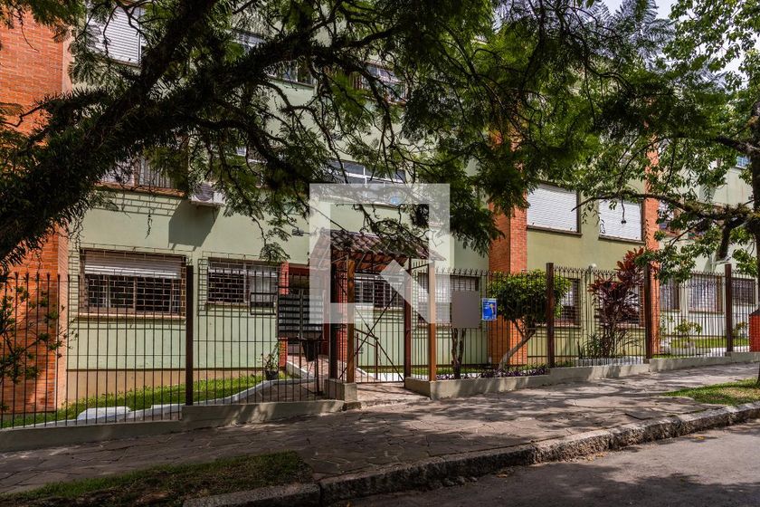 Condomínio em Avenida Mãe Apolinária Matias Batista, 327, Alto ...